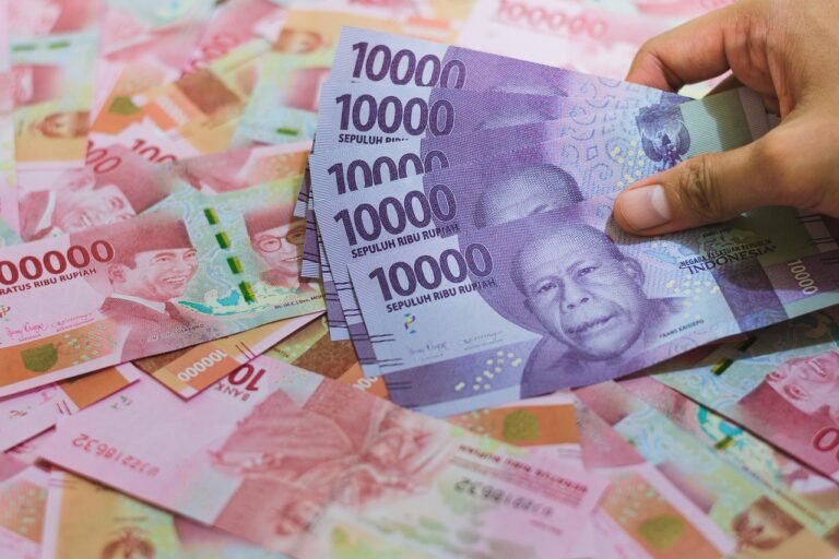 UMR Kota Bandung 2026 Resmi Rp4.737.678, Berlaku Mulai 1 Januari ...